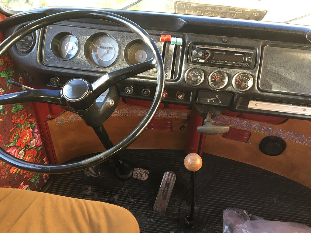 GADJO DILO : T2AB de 1972 - Dorper Touring Camper from Canada ...